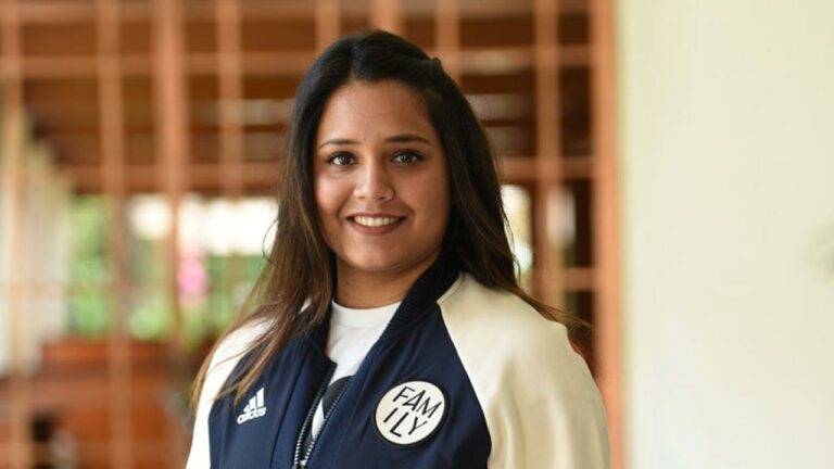 Dipika Pallikal Karthik: Dipika Pallikal Husband Dinesh Karthik, Squash ...