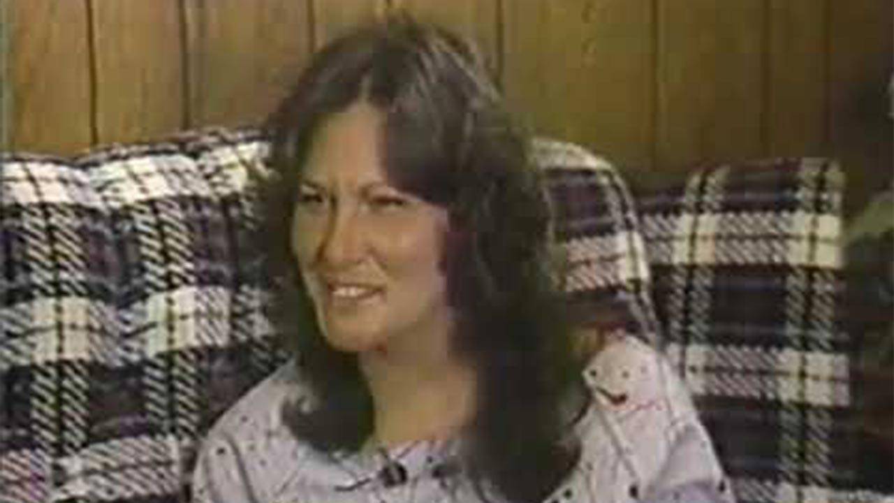 Who Is Linda Lovelace? Linda Lovelace Death Cause, Chuck Traynor, Last ...