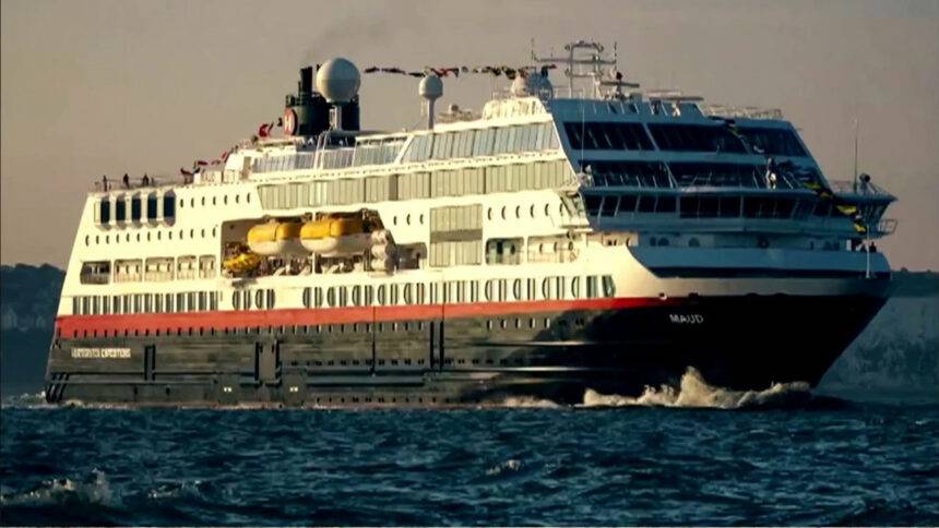 Cruise Ship Wave, Norwegian Cruise Ship, Royal Caribbean Cruise Ship ...