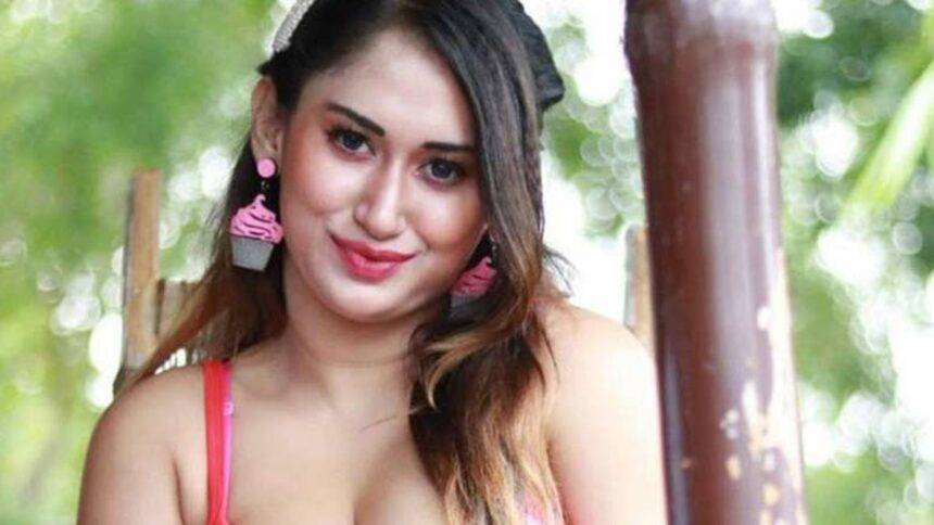 Priyanka Biswas Web Series List Wiki, Socketwali Actress Cast Name, Watch Live Video on ...