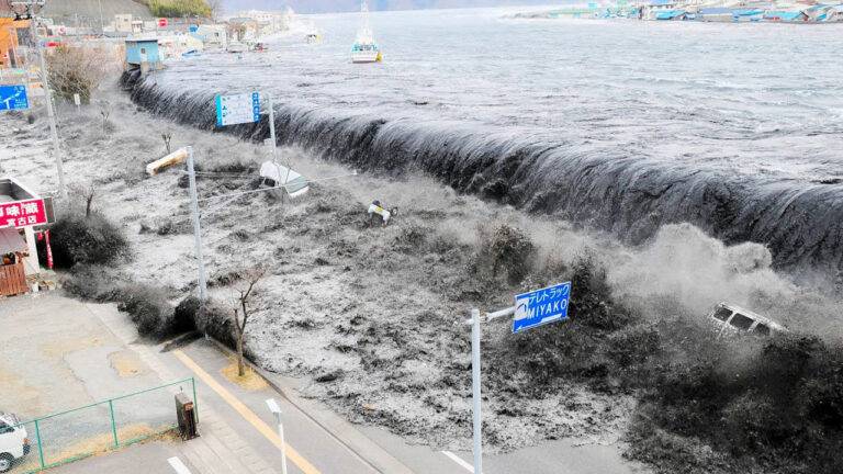 Japan Tsunami Footage Live Footage Of Japan Earthquake Japan