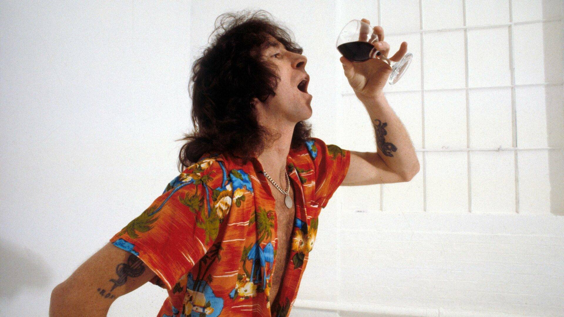 Bon Scott Death Date: When Did Bon Scott Die? Bon Scott Cause of Death ...