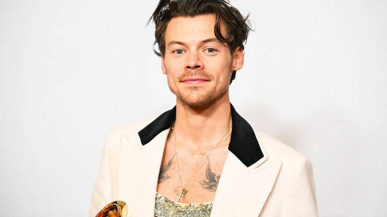 Harry Styles Age: How Old Is Harry Styles? Harry Styles Birthday ...