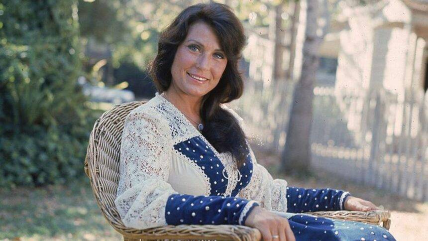 Is Loretta Lynn Alive? When Did Loretta Lynn Die? - NAYAG Today