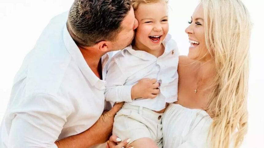 Laura Merritt Walker's Son Dies of Drowning; Fans Mourn the Loss ...