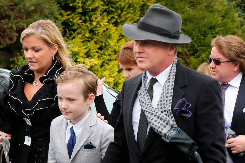 Michael Flatley Wife: Who Was Michael Flatley Married to? Know His Wife ...