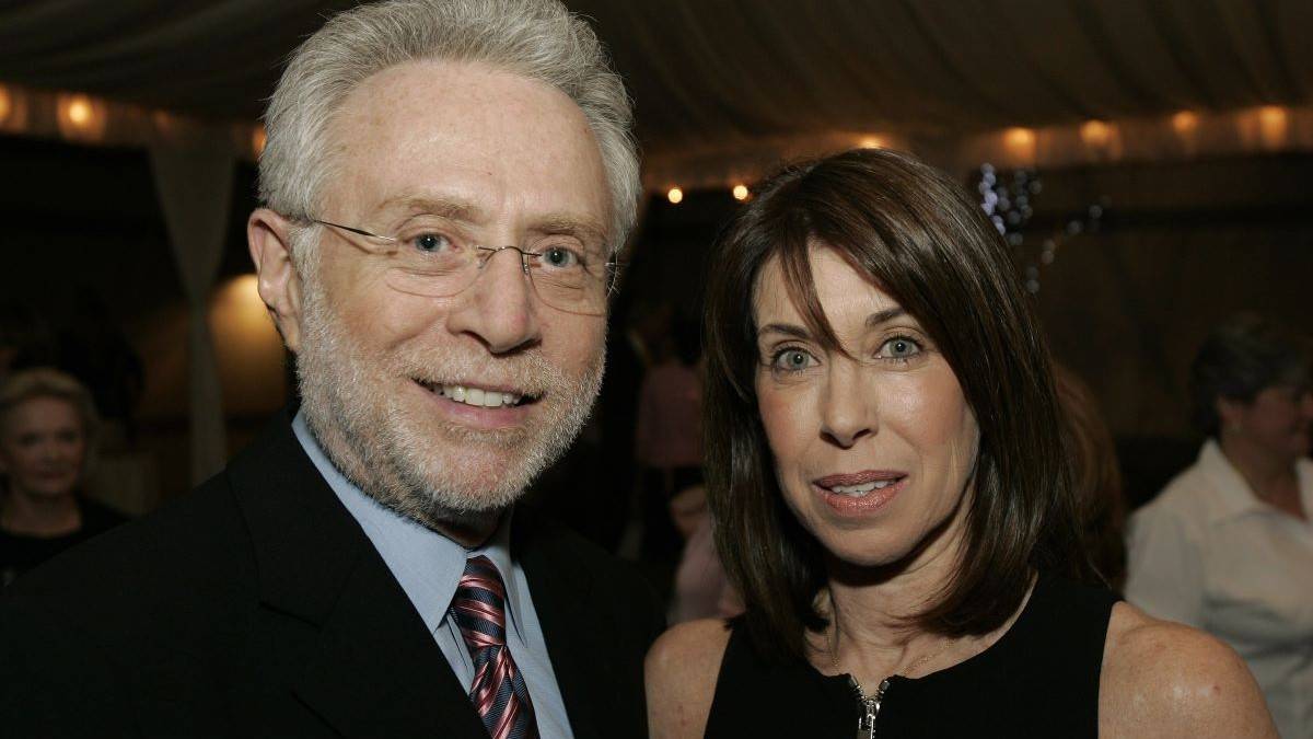 Wolf Blitzer Wife: Who Is Wolf Blitzer Married To? Know Wolf Blitzer's ...